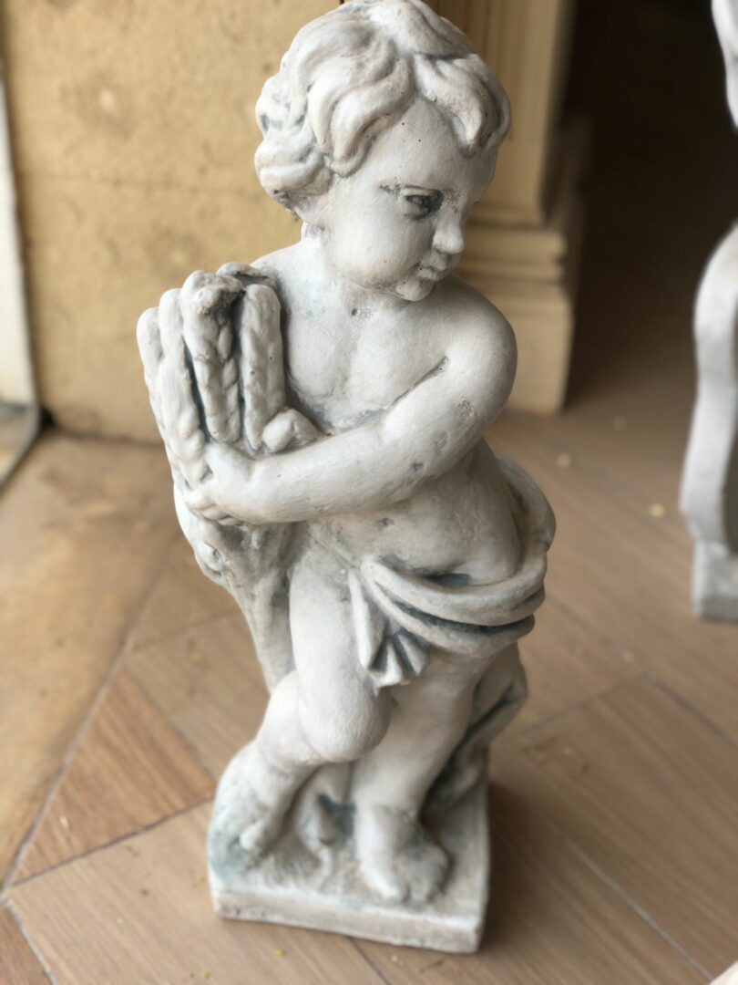 Statue enfant de décoration en béton fibré ( S131 ) - La belle Façade